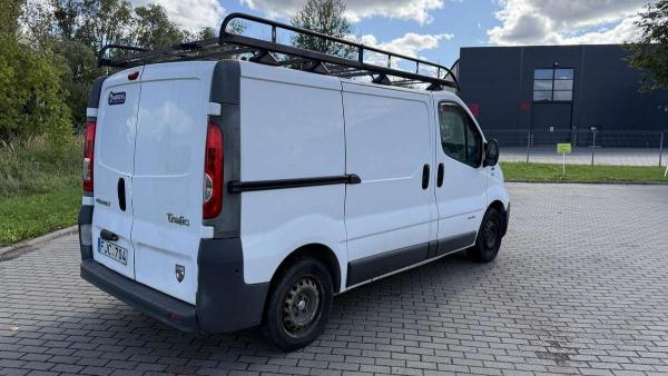 White Renault Trafic 2011 in Kaunas, with an engine capacity of 2.00 L and mileage of 266 thousand km for 4200 €, photo 6 on AUTOMOTO.COM.LV