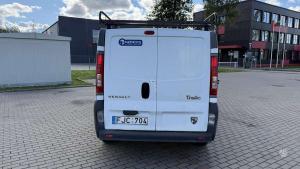 White Renault Trafic 2011 in Kaunas, with an engine capacity of 2.00 L and mileage of 266 thousand km for 4200 €, photo 7 on AUTOMOTO.COM.LV