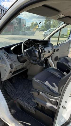 White Renault Trafic 2011 in Kaunas, with an engine capacity of 2.00 L and mileage of 266 thousand km for 4200 €, photo 9 on AUTOMOTO.COM.LV