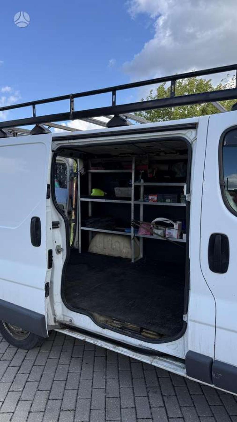 White Renault Trafic 2011 in Kaunas, with an engine capacity of 2.00 L and mileage of 266 thousand km for 4200 €, photo 13 on AUTOMOTO.COM.LV