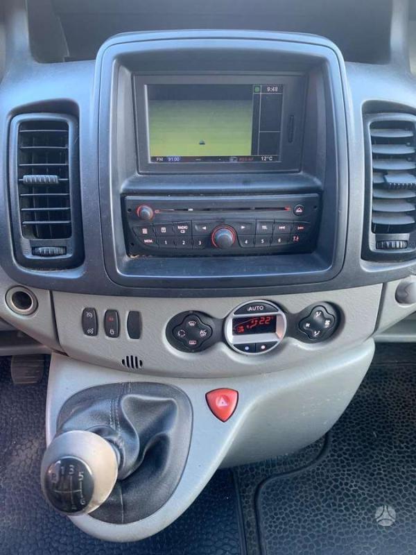 Balts Renault Trafic 2012 Rīga, ar dzinēja tilpumu 0.00 L un nobraukumu 336 tūkst. km par 4300 €, foto 11 vietnē AUTOMOTO.COM.LV