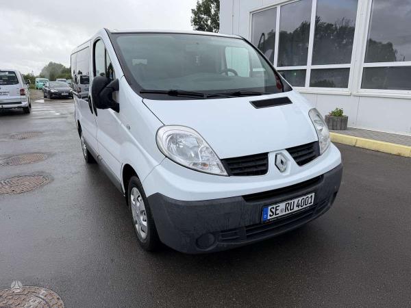 White Renault Trafic 2012 in Klaipeda, with an engine capacity of 2.00 L and mileage of 284 thousand km for 7999 €, photo 2 on AUTOMOTO.COM.LV