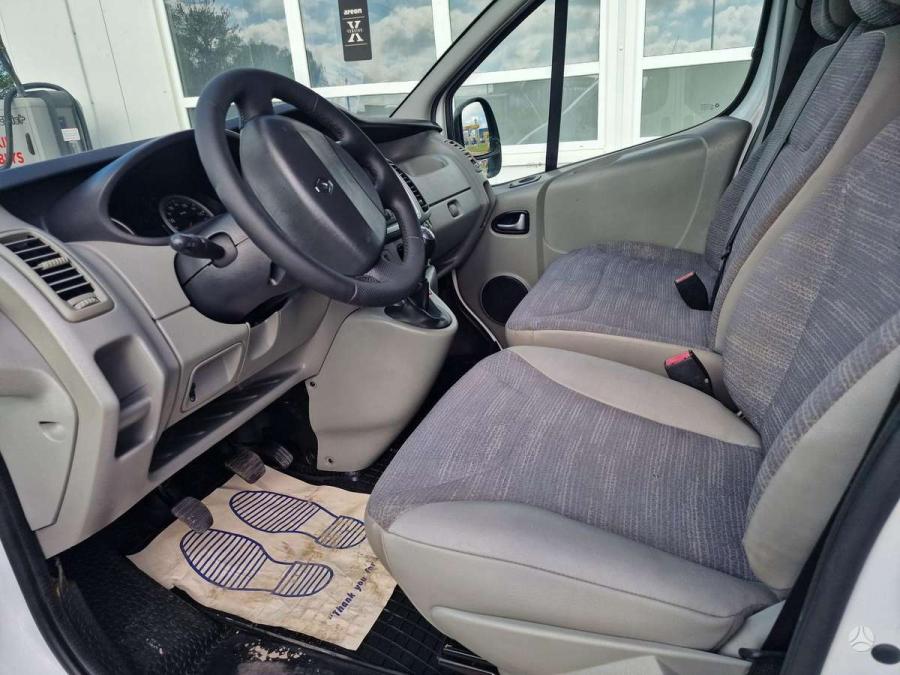 Balts Renault Trafic 2012 Klaipėda, ar dzinēja tilpumu 2.00 L un nobraukumu 284 tūkst. km par 7999 €, foto 11 vietnē AUTOMOTO.COM.LV