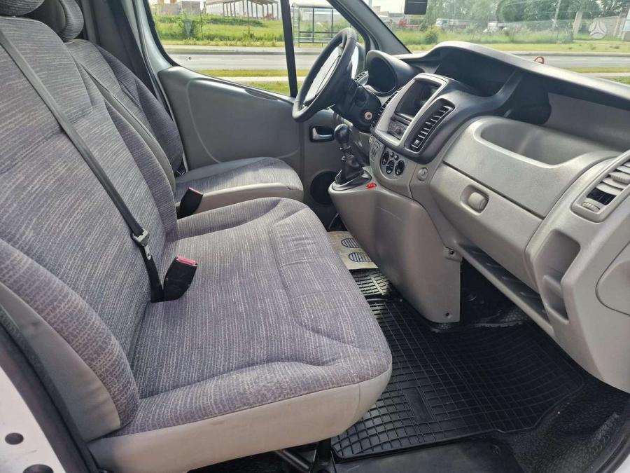 Balts Renault Trafic 2012 Klaipėda, ar dzinēja tilpumu 2.00 L un nobraukumu 284 tūkst. km par 7999 €, foto 12 vietnē AUTOMOTO.COM.LV