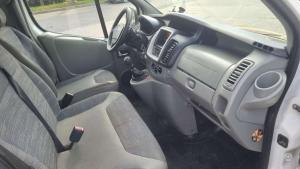White Renault Trafic 2012 in Taurage, with an engine capacity of 2.00 L and mileage of 271 thousand km for 4400 €, photo 8 on AUTOMOTO.COM.LV