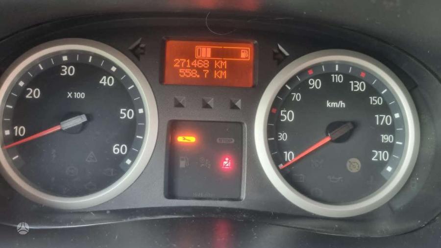 White Renault Trafic 2012 in Taurage, with an engine capacity of 2.00 L and mileage of 271 thousand km for 4400 €, photo 11 on AUTOMOTO.COM.LV