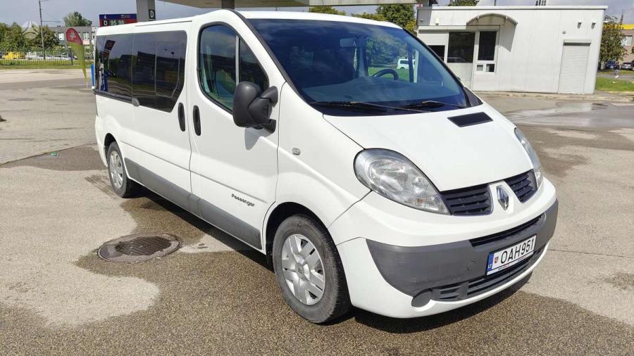 White Renault Trafic 2012 in Vilnius, with an engine capacity of 2.00 L and mileage of 302 thousand km for 8300 €, photo 8 on AUTOMOTO.COM.LV