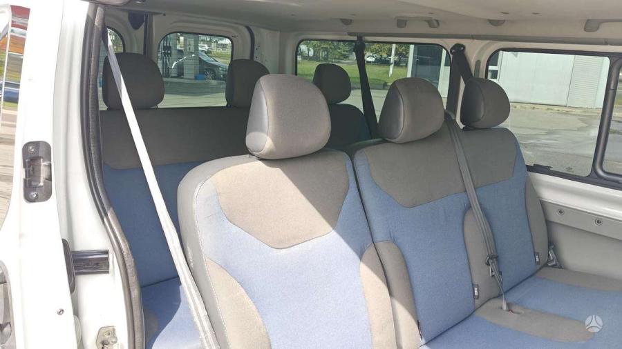 White Renault Trafic 2012 in Vilnius, with an engine capacity of 2.00 L and mileage of 302 thousand km for 8300 €, photo 12 on AUTOMOTO.COM.LV