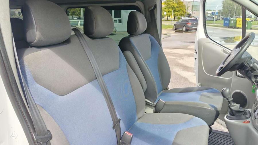 White Renault Trafic 2012 in Vilnius, with an engine capacity of 2.00 L and mileage of 302 thousand km for 8300 €, photo 17 on AUTOMOTO.COM.LV