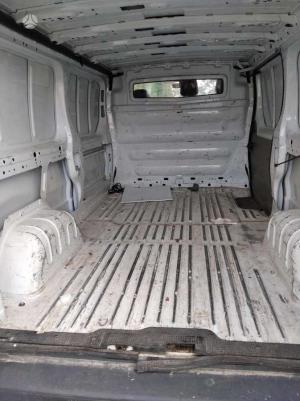 White Renault Trafic 2013 in Vilnius, with an engine capacity of 2.00 L and mileage of 510 thousand km for 4400 €, photo 3 on AUTOMOTO.COM.LV