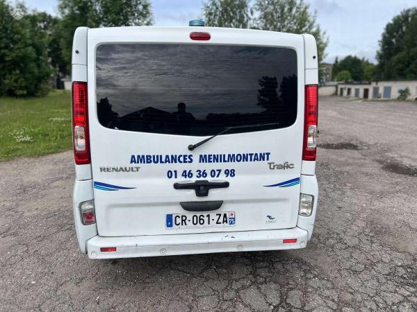 White Renault Trafic 2013 in Raseiniai, with an engine capacity of 2.00 L and mileage of 256 thousand km for 4200 €, photo 3 on AUTOMOTO.COM.LV