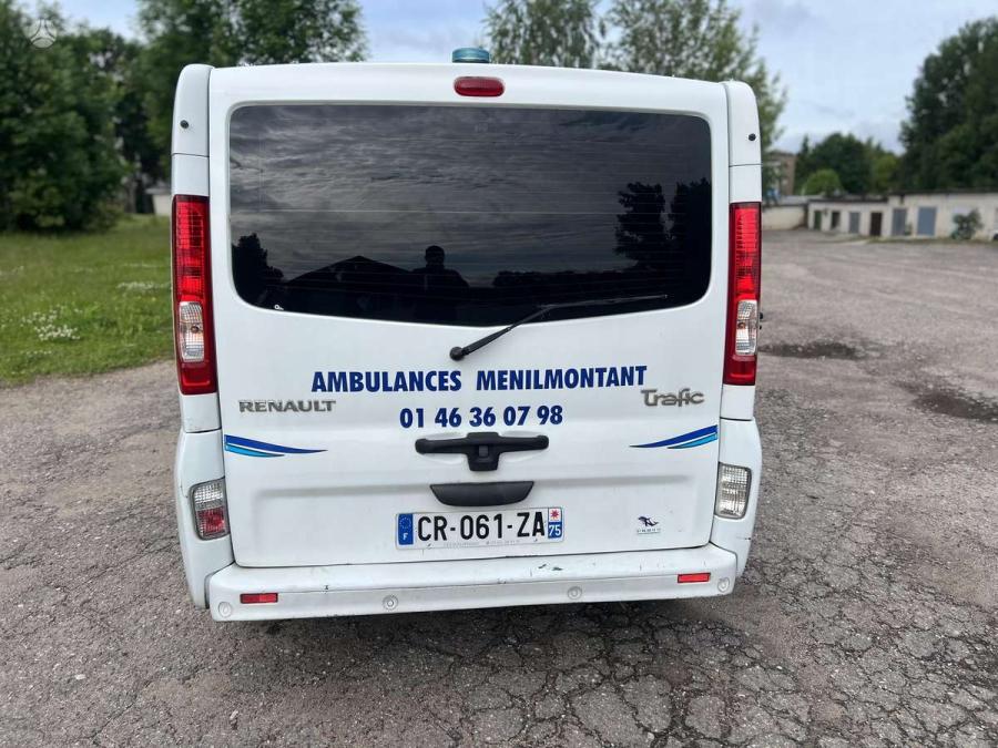 White Renault Trafic 2013 in Raseiniai, with an engine capacity of 2.00 L and mileage of 256 thousand km for 4200 €, photo 4 on AUTOMOTO.COM.LV