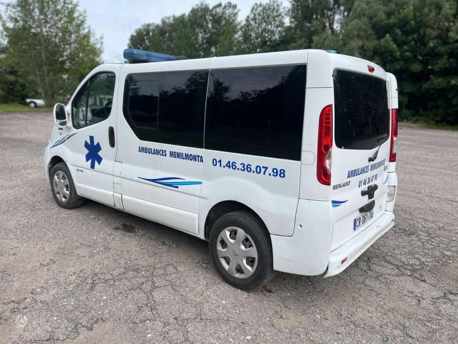 White Renault Trafic 2013 in Raseiniai, with an engine capacity of 2.00 L and mileage of 256 thousand km for 4200 €, photo 5 on AUTOMOTO.COM.LV