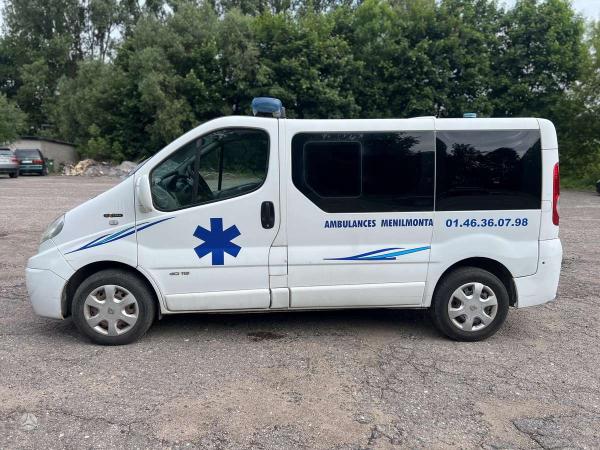 White Renault Trafic 2013 in Raseiniai, with an engine capacity of 2.00 L and mileage of 256 thousand km for 4200 €, photo 5 on AUTOMOTO.COM.LV