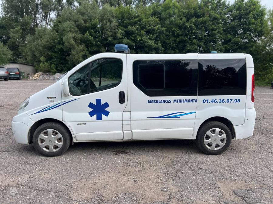 White Renault Trafic 2013 in Raseiniai, with an engine capacity of 2.00 L and mileage of 256 thousand km for 4200 €, photo 6 on AUTOMOTO.COM.LV