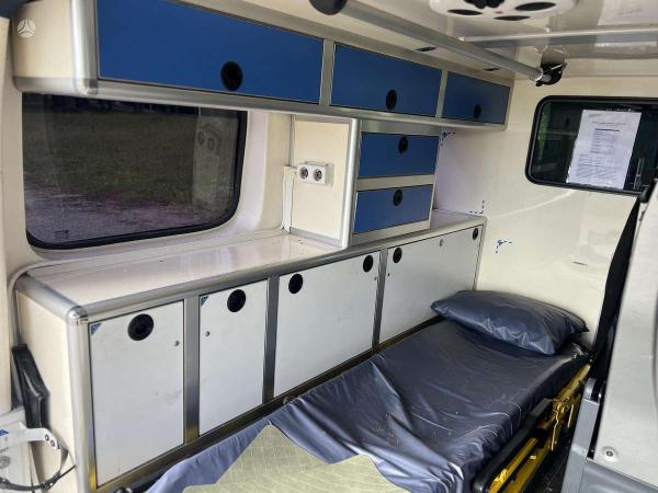 White Renault Trafic 2013 in Raseiniai, with an engine capacity of 2.00 L and mileage of 256 thousand km for 4200 €, photo 8 on AUTOMOTO.COM.LV