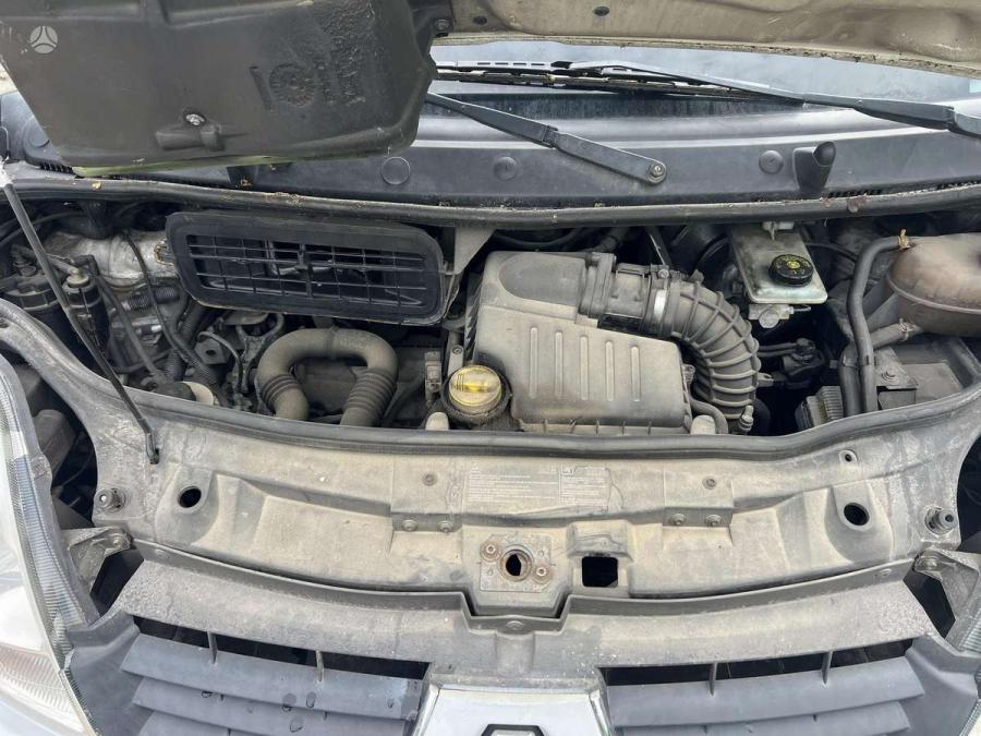 White Renault Trafic 2013 in Raseiniai, with an engine capacity of 2.00 L and mileage of 256 thousand km for 4200 €, photo 16 on AUTOMOTO.COM.LV