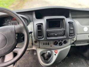 White Renault Trafic 2013 in Raseiniai, with an engine capacity of 2.00 L and mileage of 256 thousand km for 4200 €, photo 17 on AUTOMOTO.COM.LV