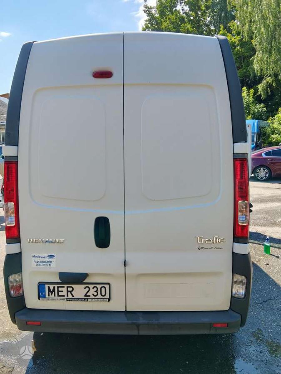 Balts Renault Trafic 2013 Panevēža, ar dzinēja tilpumu 2.00 L un nobraukumu 261 tūkst. km par 7200 €, foto 7 vietnē AUTOMOTO.COM.LV