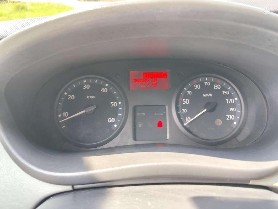 Balts Renault Trafic 2013 Panevēža, ar dzinēja tilpumu 2.00 L un nobraukumu 261 tūkst. km par 7200 €, foto 8 vietnē AUTOMOTO.COM.LV