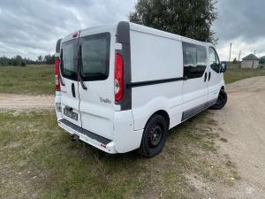 White Renault Trafic 2013 in Moletai, with an engine capacity of 2.00 L and mileage of 358 thousand km for 5500 €, photo 5 on AUTOMOTO.COM.LV