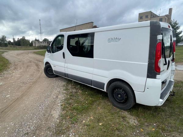 White Renault Trafic 2013 in Moletai, with an engine capacity of 2.00 L and mileage of 358 thousand km for 5500 €, photo 9 on AUTOMOTO.COM.LV