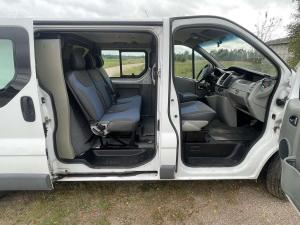 White Renault Trafic 2013 in Moletai, with an engine capacity of 2.00 L and mileage of 358 thousand km for 5500 €, photo 12 on AUTOMOTO.COM.LV