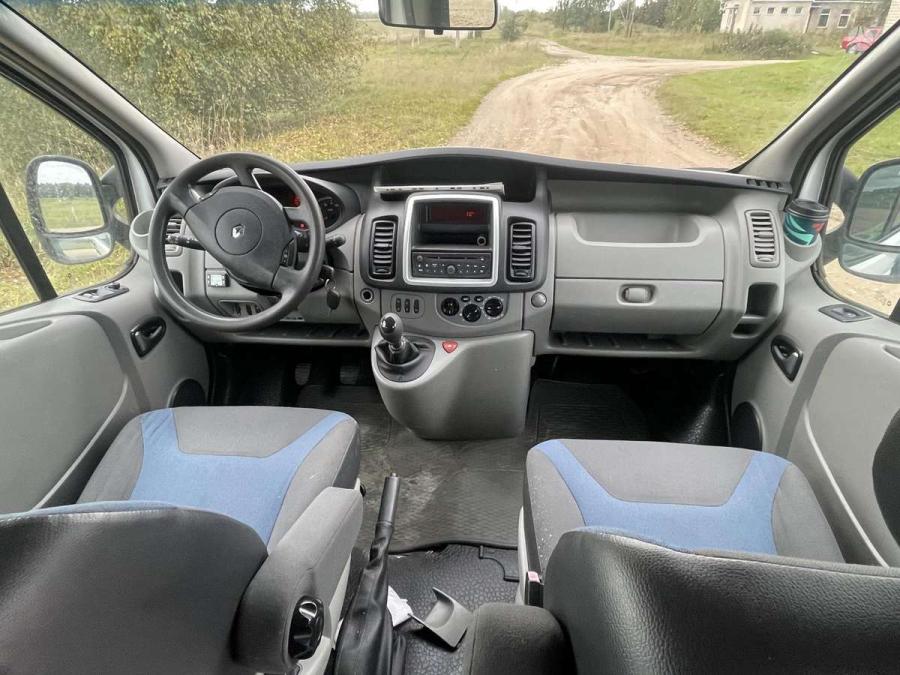 White Renault Trafic 2013 in Moletai, with an engine capacity of 2.00 L and mileage of 358 thousand km for 5500 €, photo 14 on AUTOMOTO.COM.LV