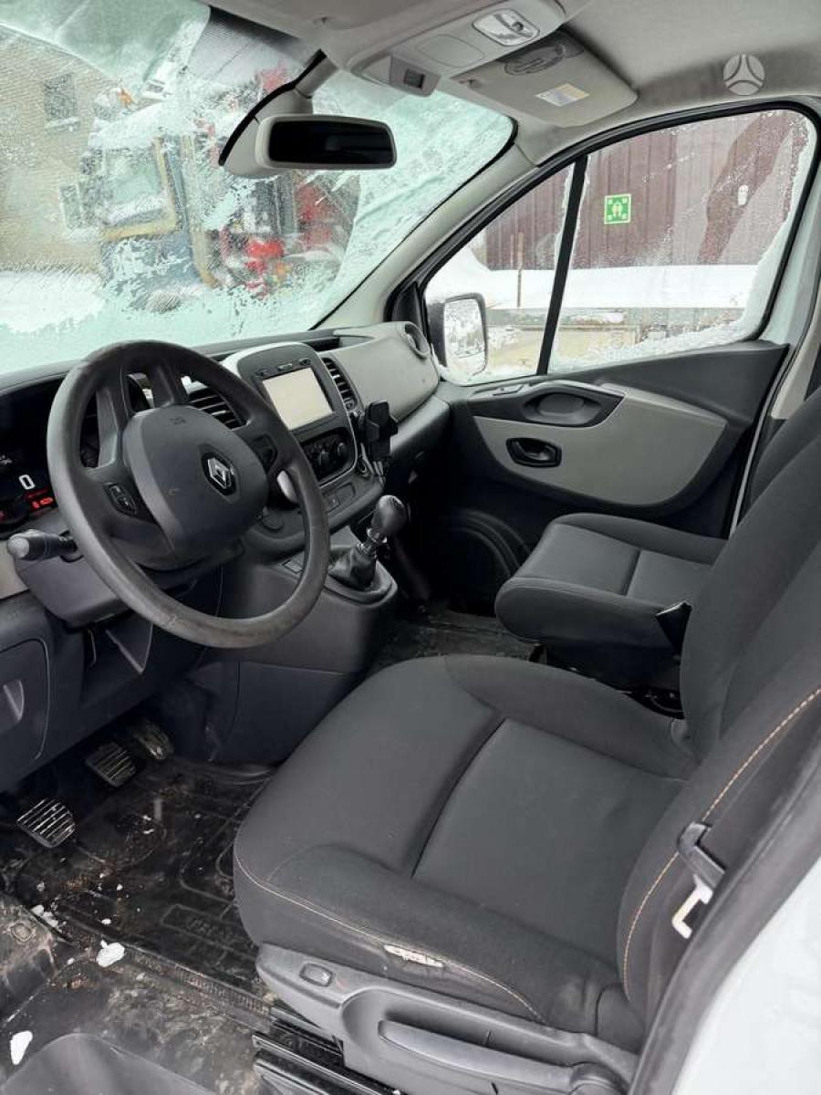 Balts Renault Trafic 2014 Tauragė, ar dzinēja tilpumu 1.60 L un nobraukumu 190 tūkst. km par 4800 €, foto 9 vietnē AUTOMOTO.COM.LV
