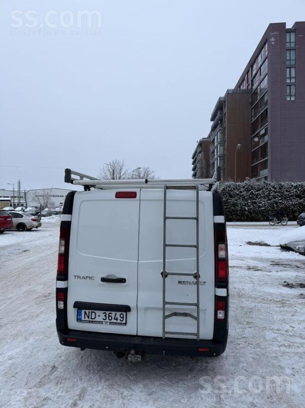 White Renault Trafic 2014 in Riga, with an engine capacity of 1.60 L and mileage of 325 thousand km for 8500 €, photo 3 on AUTOMOTO.COM.LV