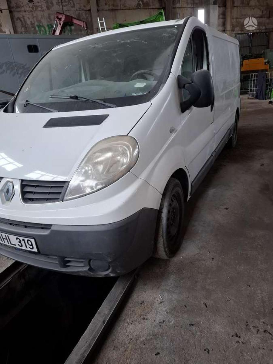 White Renault Trafic 2014 in Klaipeda, with an engine capacity of 2.00 L and mileage of 270 thousand km for 4830 €, photo 1 on AUTOMOTO.COM.LV