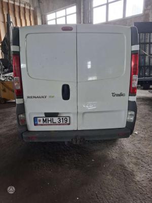 White Renault Trafic 2014 in Klaipeda, with an engine capacity of 2.00 L and mileage of 270 thousand km for 4830 €, photo 5 on AUTOMOTO.COM.LV