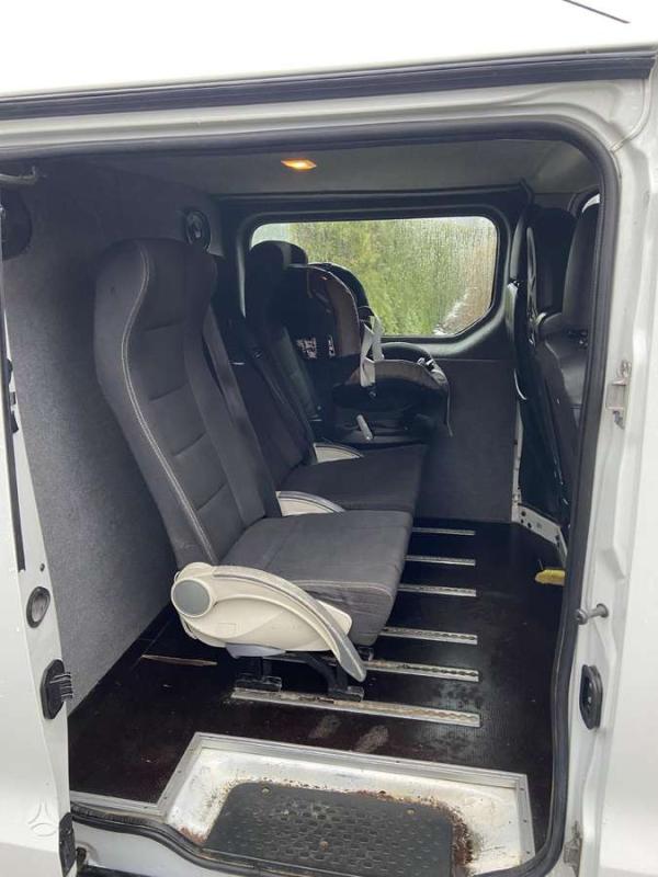 White Renault Trafic 2015 in Rokiskis, with an engine capacity of 1.60 L and mileage of 650 thousand km for 6200 €, photo 9 on AUTOMOTO.COM.LV