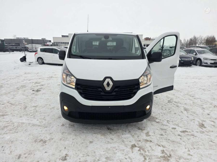 White Renault Trafic 2015 in Marijampole, with an engine capacity of 1.60 L and mileage of 186 thousand km for 6990 €, photo 2 on AUTOMOTO.COM.LV