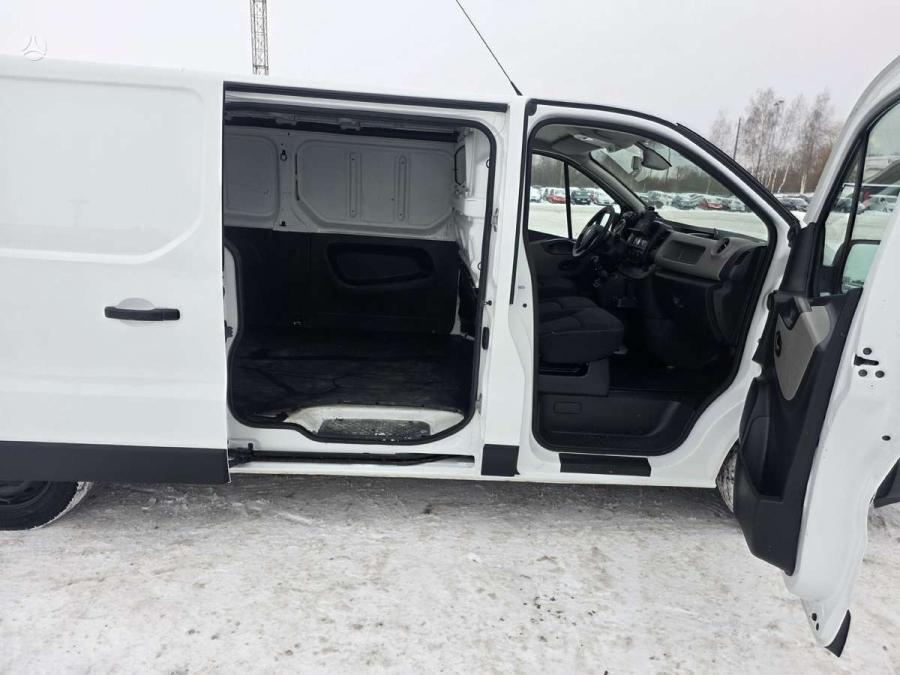 White Renault Trafic 2015 in Marijampole, with an engine capacity of 1.60 L and mileage of 186 thousand km for 6990 €, photo 14 on AUTOMOTO.COM.LV