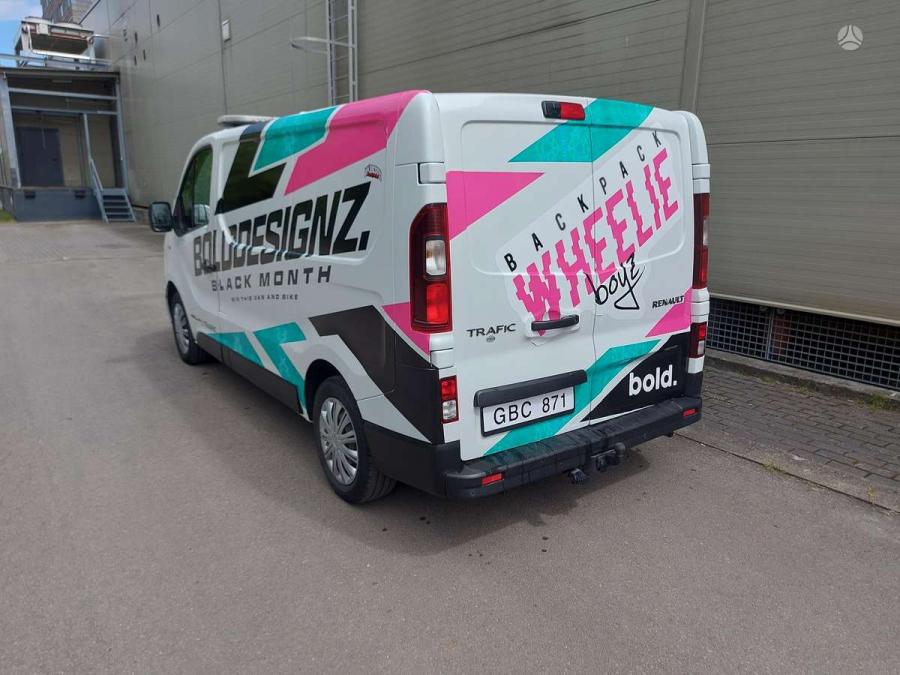 White Renault Trafic 2015 in Siauliai, with an engine capacity of 1.60 L and mileage of 230 thousand km for 6750 €, photo 4 on AUTOMOTO.COM.LV