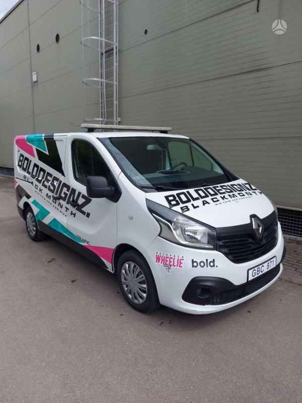 White Renault Trafic 2015 in Siauliai, with an engine capacity of 1.60 L and mileage of 230 thousand km for 6750 €, photo 6 on AUTOMOTO.COM.LV