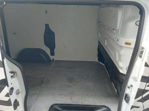 White Renault Trafic 2015 in Siauliai, with an engine capacity of 1.60 L and mileage of 230 thousand km for 6750 €, photo 8 on AUTOMOTO.COM.LV