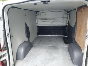 White Renault Trafic 2015 in Siauliai, with an engine capacity of 1.60 L and mileage of 230 thousand km for 6750 €, photo 11 on AUTOMOTO.COM.LV