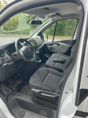 White Renault Trafic 2015 in Siauliai, with an engine capacity of 1.60 L and mileage of 230 thousand km for 6750 €, photo 12 on AUTOMOTO.COM.LV