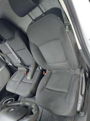 White Renault Trafic 2015 in Siauliai, with an engine capacity of 1.60 L and mileage of 230 thousand km for 6750 €, photo 13 on AUTOMOTO.COM.LV
