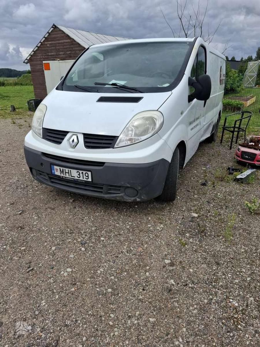 White Renault Trafic 2015 in Klaipeda, with an engine capacity of 2.00 L and mileage of 30 thousand km for 3500 €, photo 1 on AUTOMOTO.COM.LV