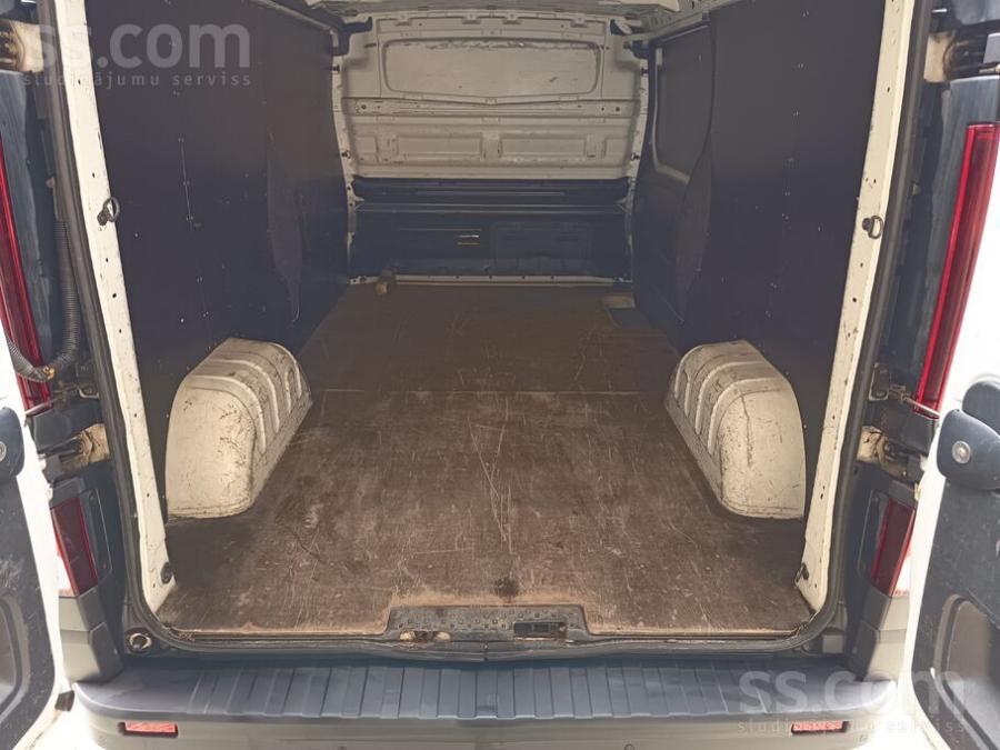 Balts Renault Trafic 2015 Jelgava, ar dzinēja tilpumu 1.60 L un nobraukumu 247 tūkst. km par 6900 €, foto 11 vietnē AUTOMOTO.COM.LV