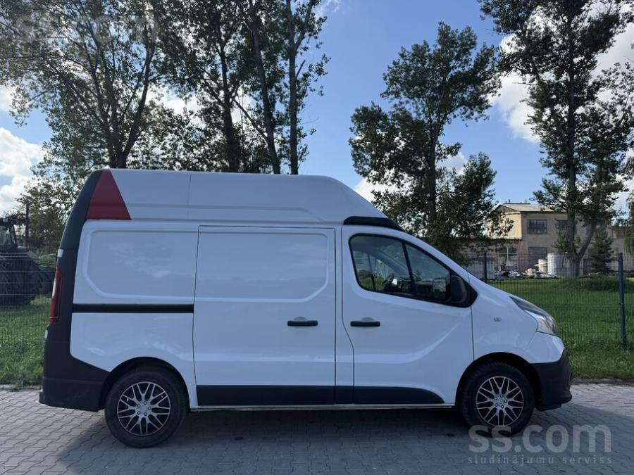 White Renault Trafic 2016 in Jelgava, with an engine capacity of 1.60 L and mileage of 0 thousand km for 9500 €, photo 3 on AUTOMOTO.COM.LV