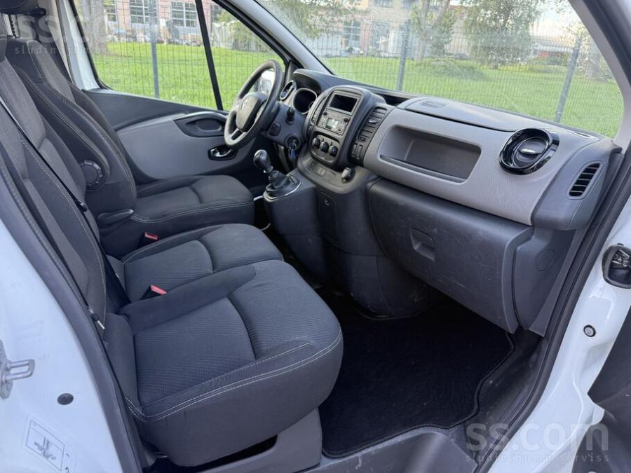 White Renault Trafic 2016 in Jelgava, with an engine capacity of 1.60 L and mileage of 0 thousand km for 9500 €, photo 7 on AUTOMOTO.COM.LV