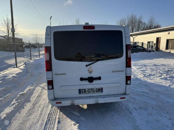White Renault Trafic 2016 in Taurage, with an engine capacity of 1.60 L and mileage of 340 thousand km for 4600 €, photo 6 on AUTOMOTO.COM.LV