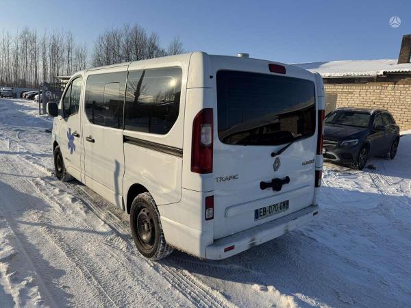 White Renault Trafic 2016 in Taurage, with an engine capacity of 1.60 L and mileage of 340 thousand km for 4600 €, photo 7 on AUTOMOTO.COM.LV