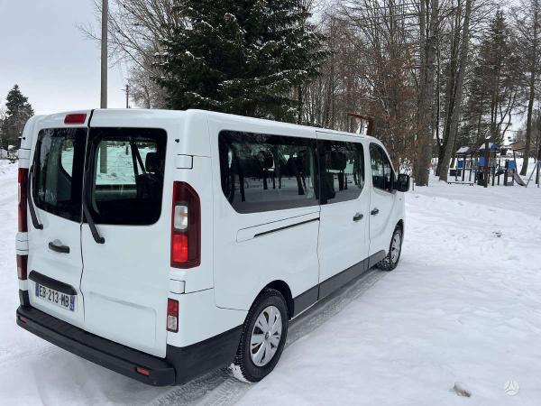 White Renault Trafic 2016 in Kaunas, with an engine capacity of 1.60 L and mileage of 237 thousand km for 13650 €, photo 5 on AUTOMOTO.COM.LV
