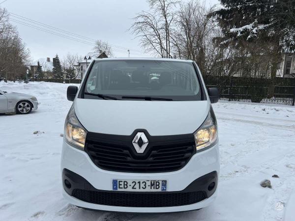 White Renault Trafic 2016 in Kaunas, with an engine capacity of 1.60 L and mileage of 237 thousand km for 13650 €, photo 8 on AUTOMOTO.COM.LV