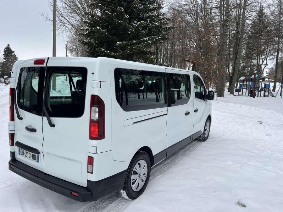 White Renault Trafic 2016 in Kaunas, with an engine capacity of 1.60 L and mileage of 237 thousand km for 12950 €, photo 5 on AUTOMOTO.COM.LV